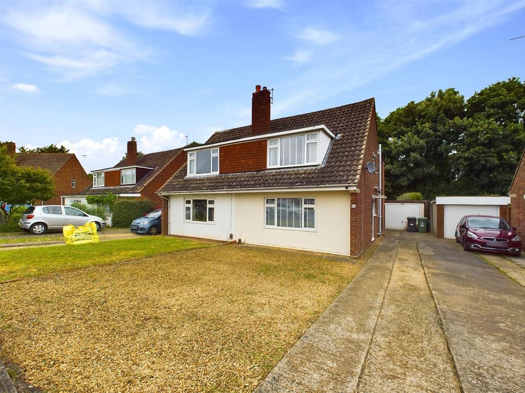 Gilpin Avenue Hucclecote Gloucester 3 Bed Semi Detached House For
