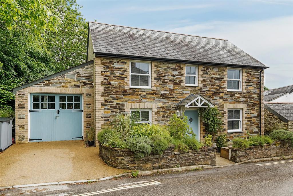 Pepo Lane, Grampound, Truro 3 bed detached house - £475,000