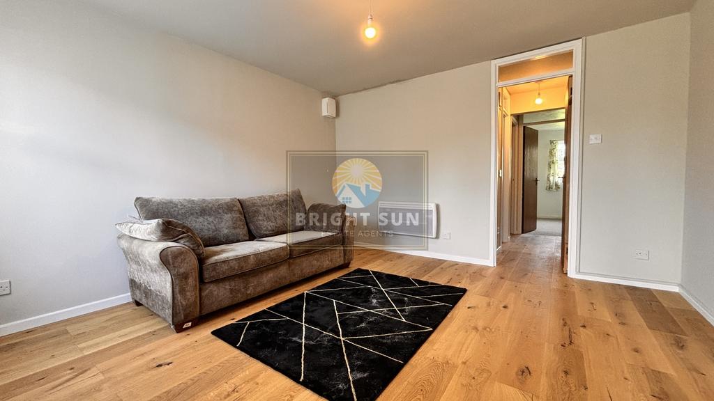 Hayes UB3 1 bed maisonette - £1,500 pcm (£346 pw)
