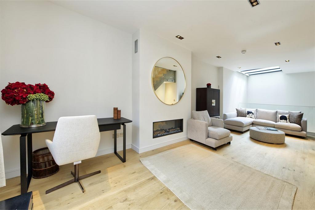 Elystan Place, London, SW3 3 bed detached house - £21,667 pcm (£5,000 pw)