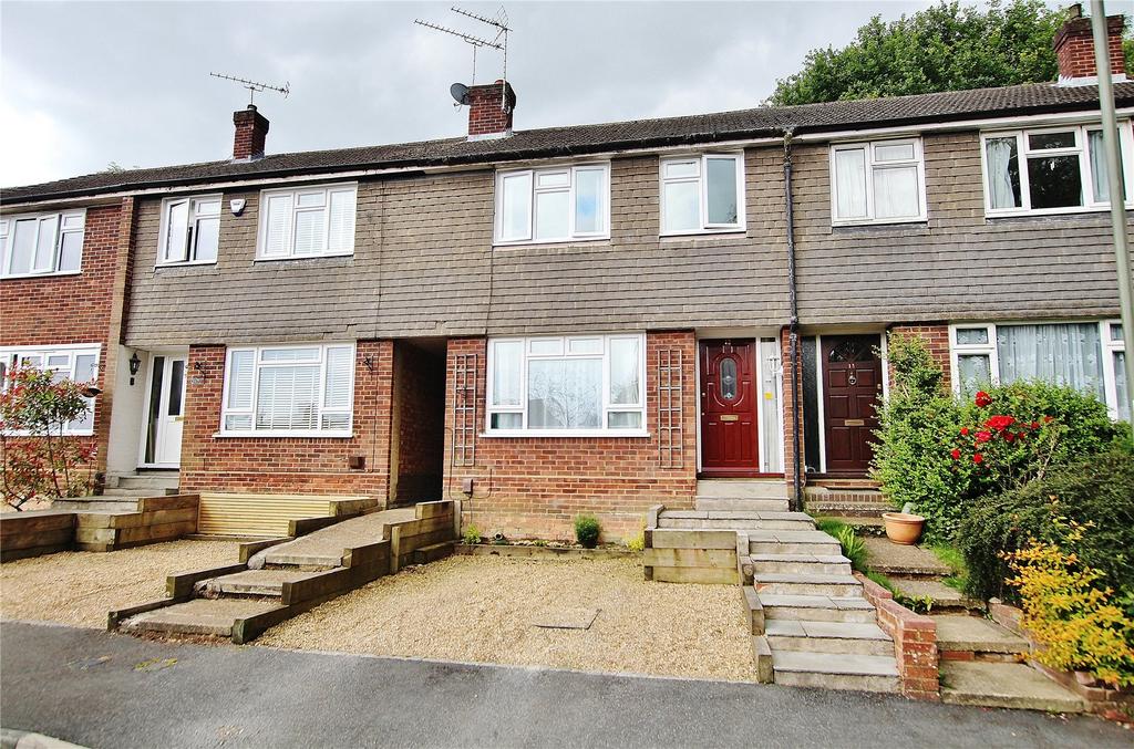 Woodside Close, Woking GU21 3 bed terraced house for sale - £410,000