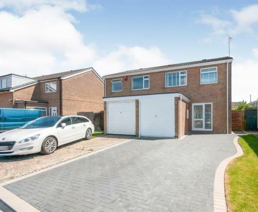 Briar Place, Eastbourne BN23 3 bed semi-detached house - £299,950