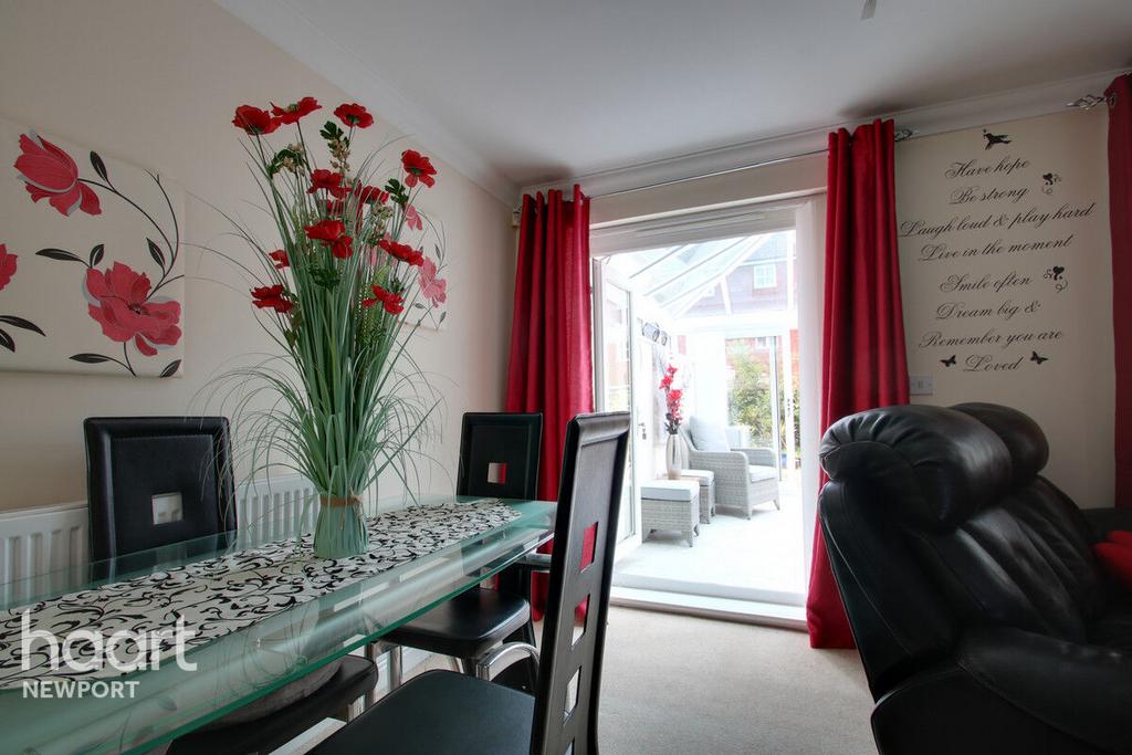 Amelia Close, Newport 3 bed end of terrace house - £250,000