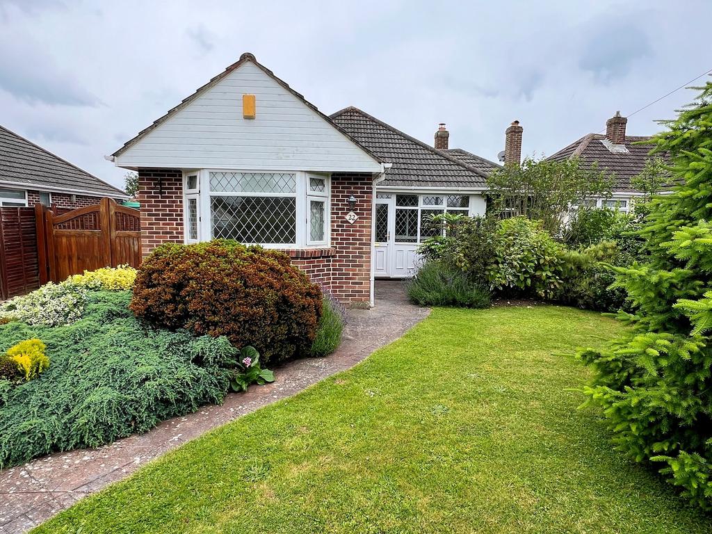 Chiltern Drive, Barton On Sea, New... 2 bed detached bungalow for sale ...