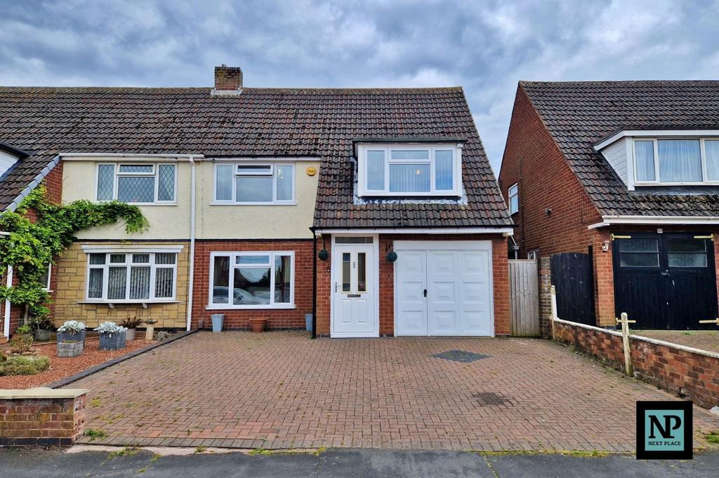Wesley Way, Tamworth, B77 3 bed semi-detached house - £275,000