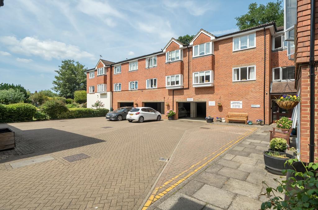 Stuart Court, Godalming GU7 1 bed retirement property for sale - £110,000