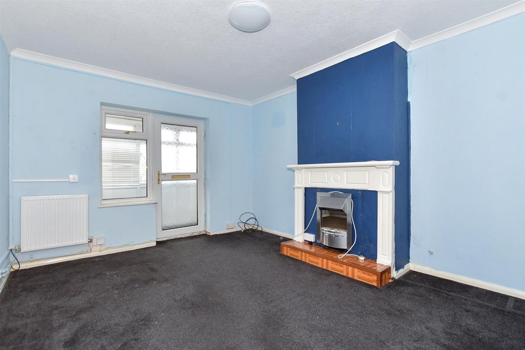 Durham Close, Maidstone, Kent 2 bed ground floor flat for sale - £165,000