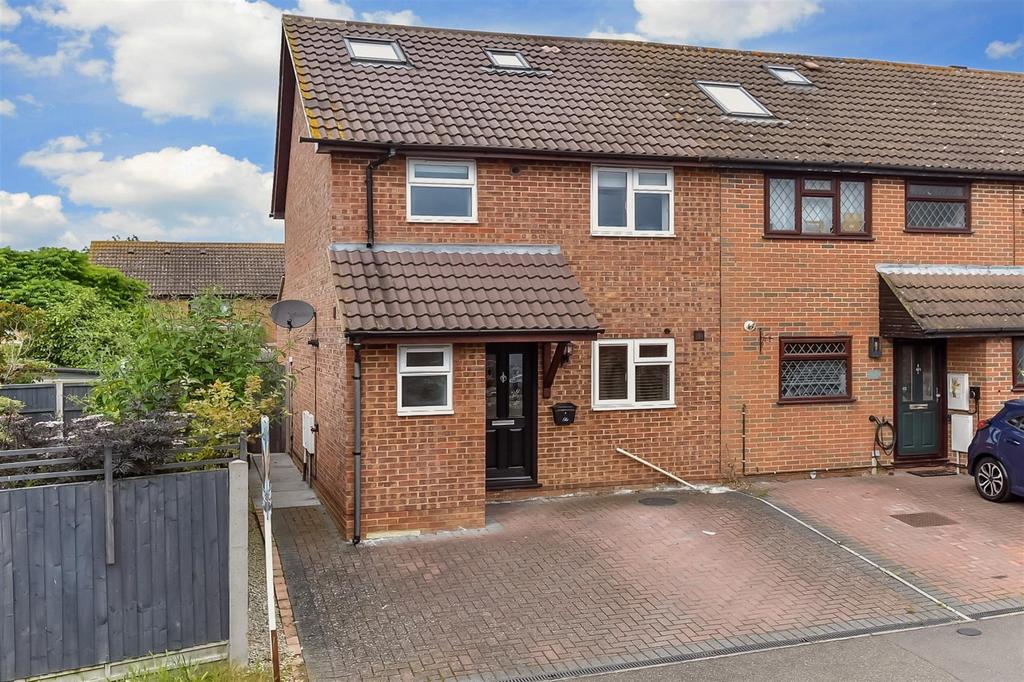 Bull Lane, Eccles, Aylesford, Kent 4 bed end of terrace house - £375,000