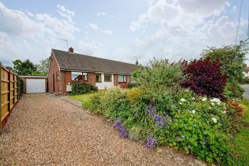 Gold Street, Riseley, Bedford, MK44 2 bed semi-detached bungalow - £330,000