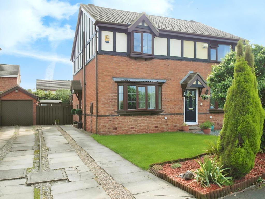 Birk Lane, Morley, LS27 3 bed semi-detached house - £244,995