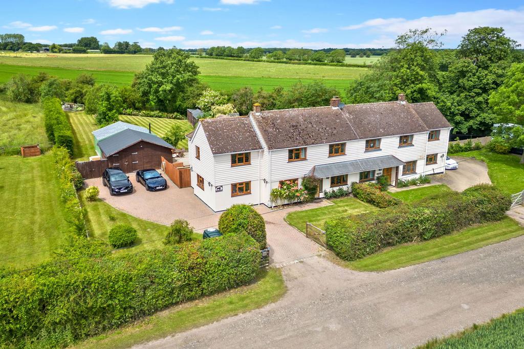 Tye Hall Chase, Chelmsford CM1 4 bed semi-detached house for sale - £ ...