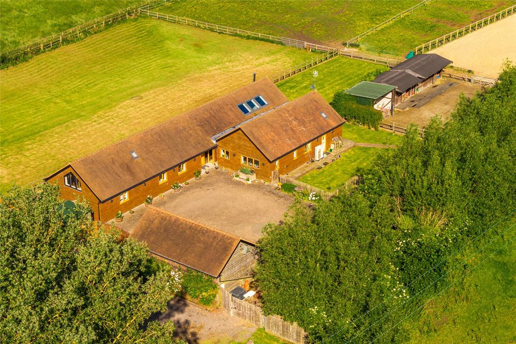 Long Marston, Tring, Hertfordshire, HP23 4 bed barn conversion - £1,425,000