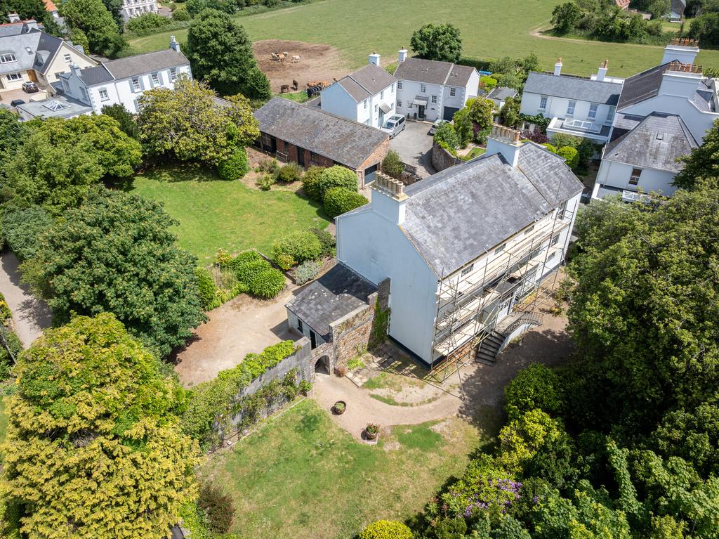Le Vieux Beaumont, St. Peter, Jersey 6 bed detached house - £1,700,000