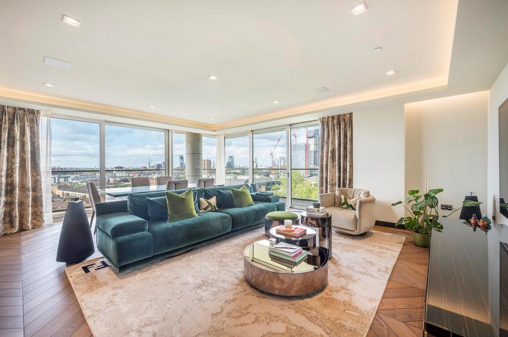 Sandringham House, Earls Way, London... 3 bed apartment - £2,750,000