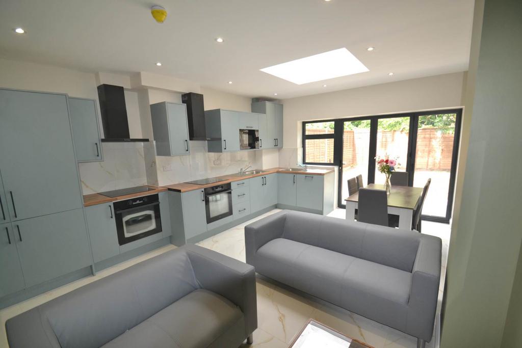 Framfield Road, London 7 bed house share to rent - £950 pcm (£219 pw)