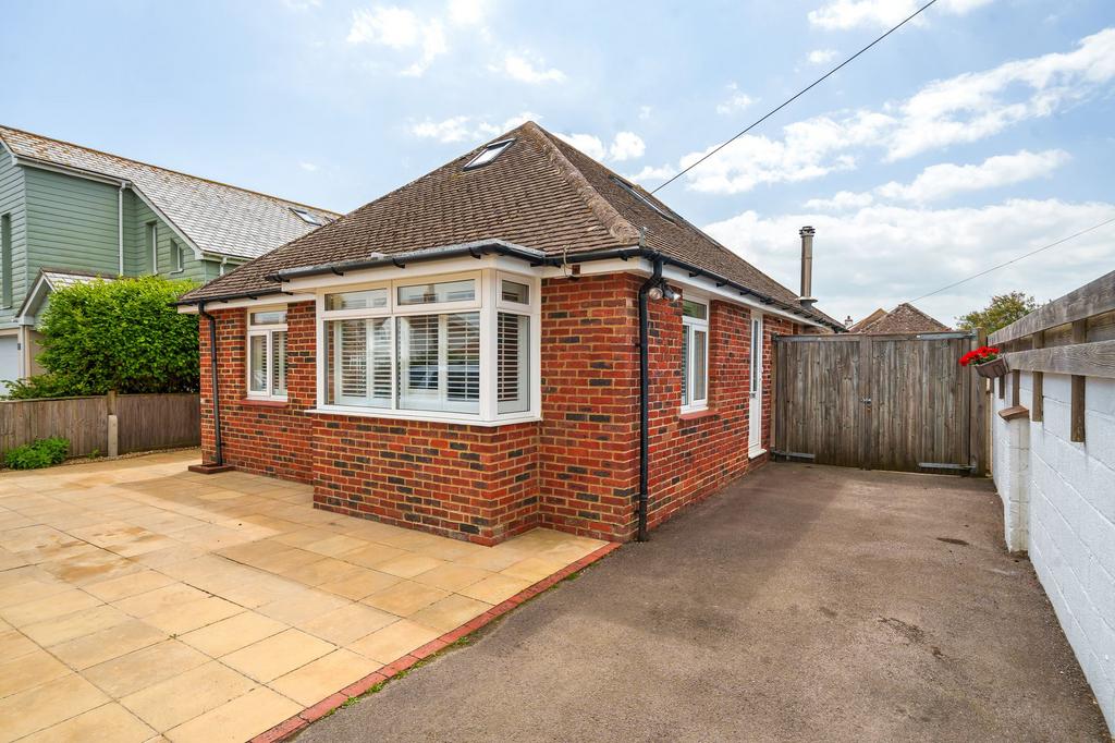 Howard Avenue, West Wittering, PO20 3 bed detached bungalow - £775,000