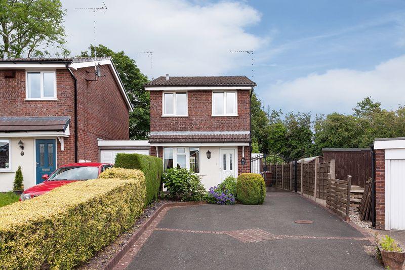 Annan Close, Congleton 2 bed link detached house - £260,000