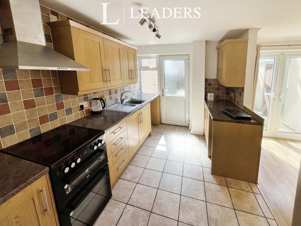 Edinburgh Road, Stamford PE9 3 bed terraced house - £1,000 pcm (£231 pw)