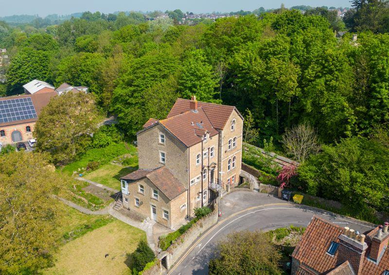 Bridge Street, Frome 1 bed apartment - £150,000