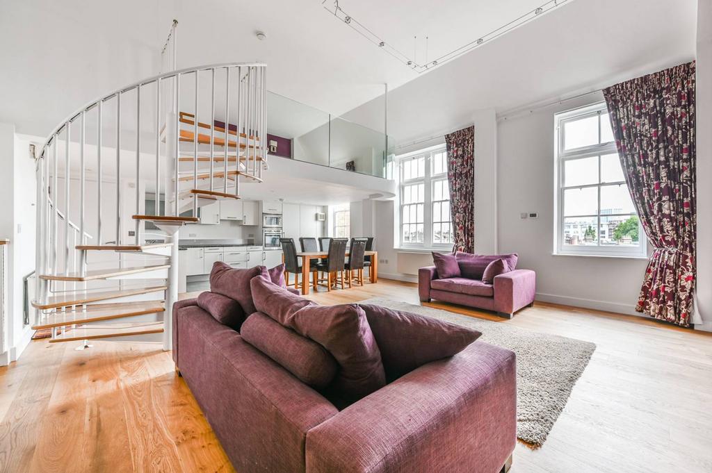 Victorian Heights, Thackeray Road... 1 bed flat - £650,000
