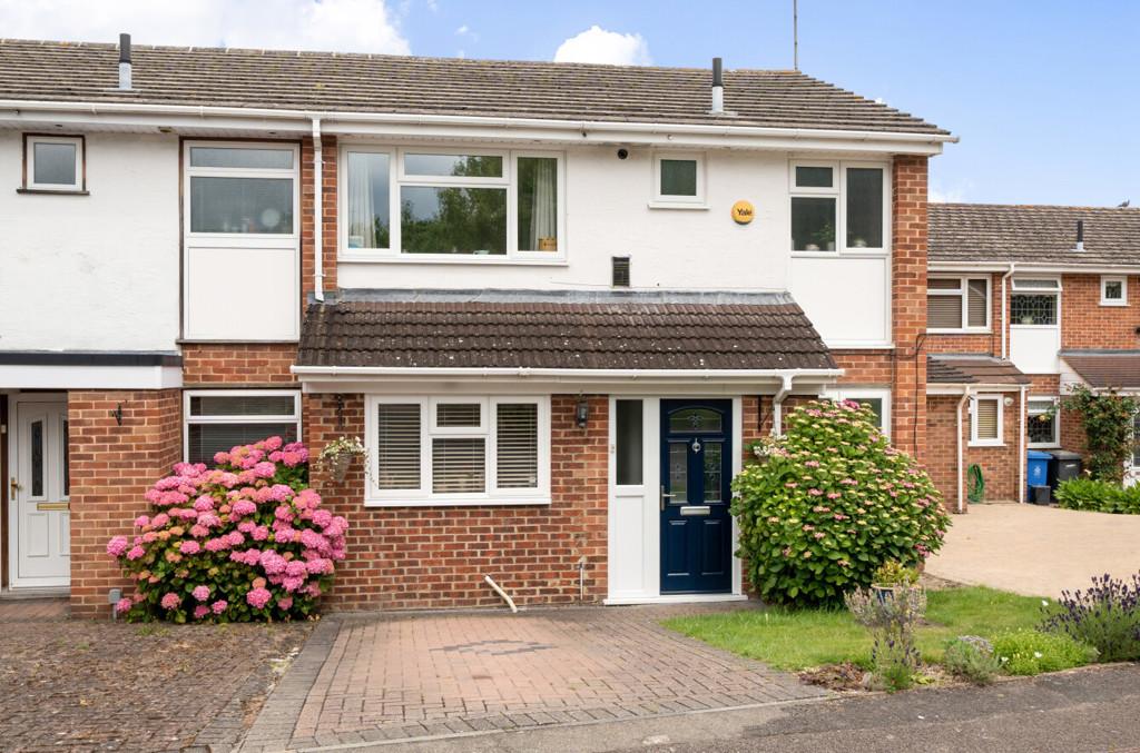 White Horse Road, Windsor, Berkshire 3 bed semi-detached house - £500,000