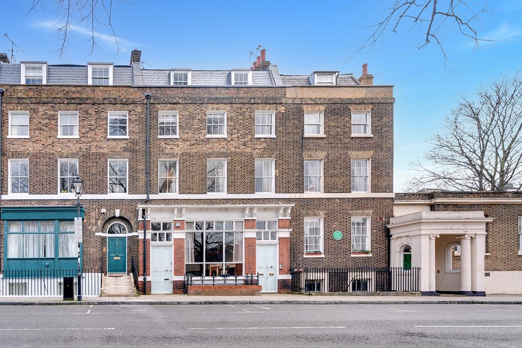 Highbury Place, London, N5 2 bed apartment - £2,800 pcm (£646 pw)