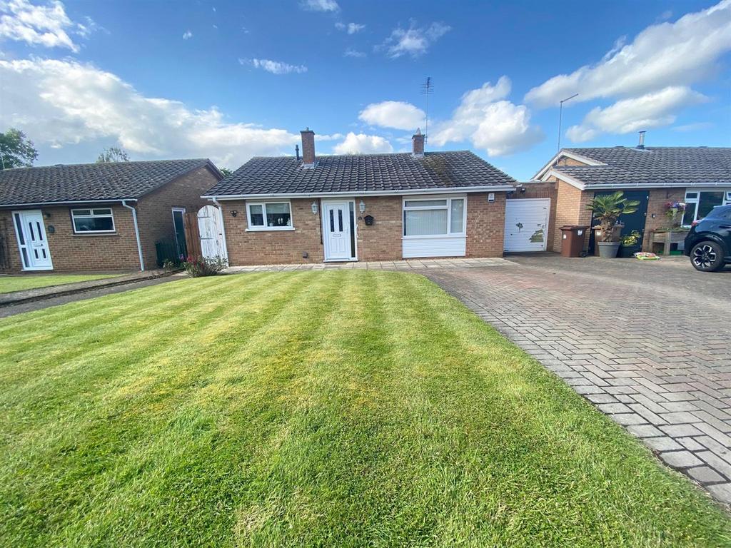 The Gannocks, Orton Waterville... 3 bed detached bungalow - £300,000