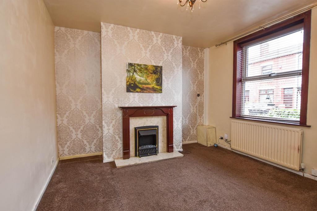 Oak Street, Leigh, WN7 4HJ 3 bed terraced house - £775 pcm (£179 pw)