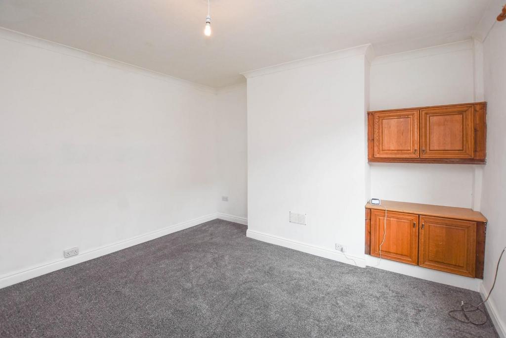 First Avenue, Hindley, Wigan, WN2 3EB 2 bed terraced house - £695 pcm ...