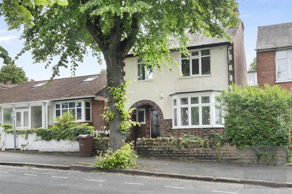 Harrington Drive, Nottingham NG7 3 bed detached house - £240,000