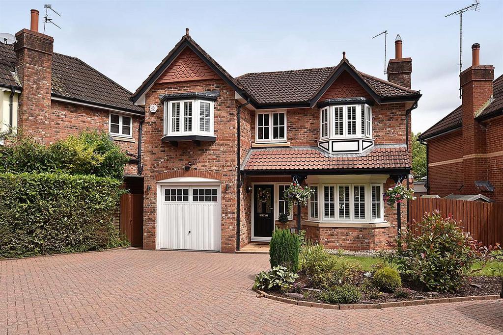 Victoria Road, Macclesfield 4 bed detached house for sale - £575,000