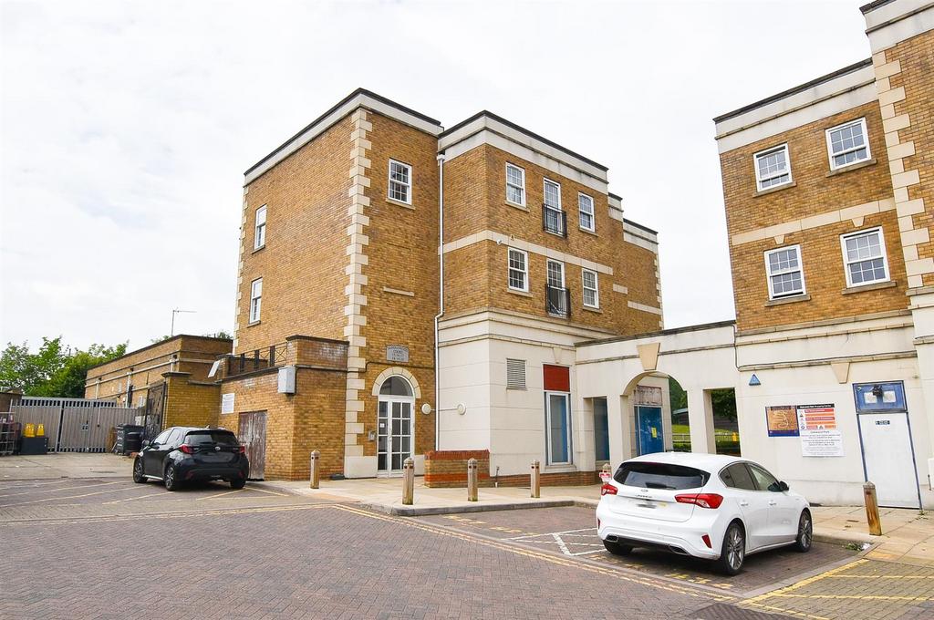 Sandlewood Court, Maidstone 2 bed flat for sale - £160,000