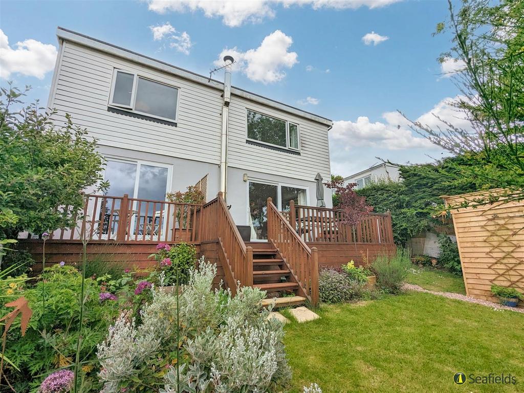 Barge Lane, Wootton, Ryde, PO33 4LB 5 bed detached house - £520,000