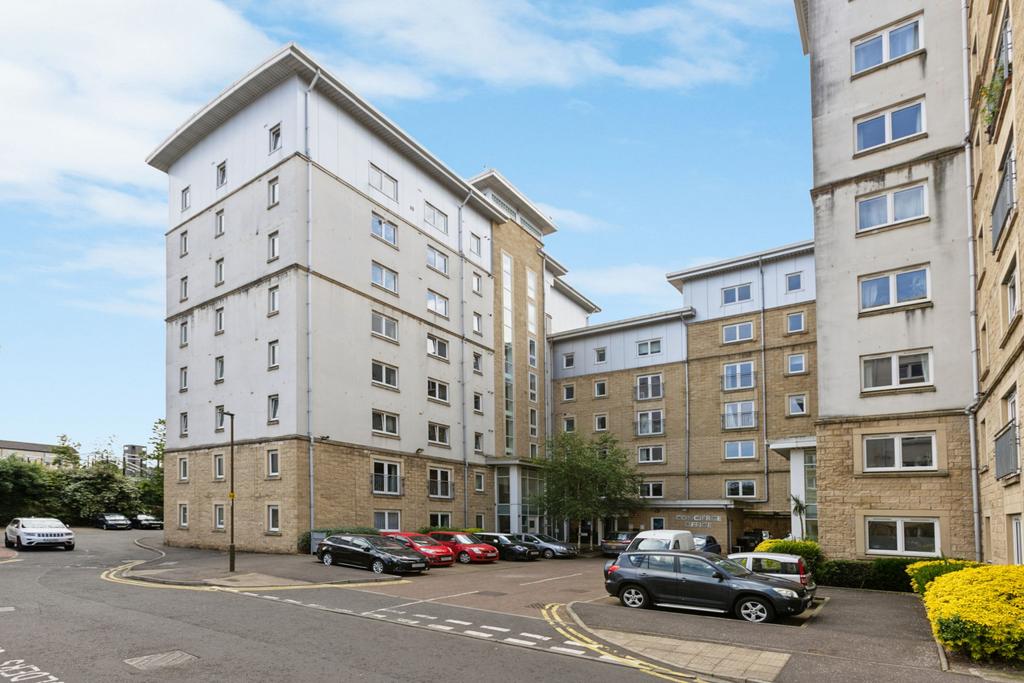 Edinburgh EH6 2 bed apartment - £220,000
