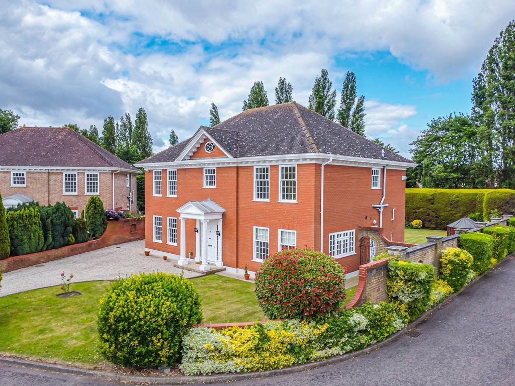 St Marys Close, Shoeburyness SS3 5 bed detached house for sale - £1,100,000