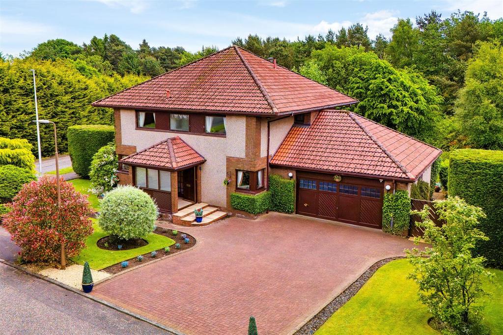Lyle Green, Deer Park, Livingston 4 bed detached house - £425,000