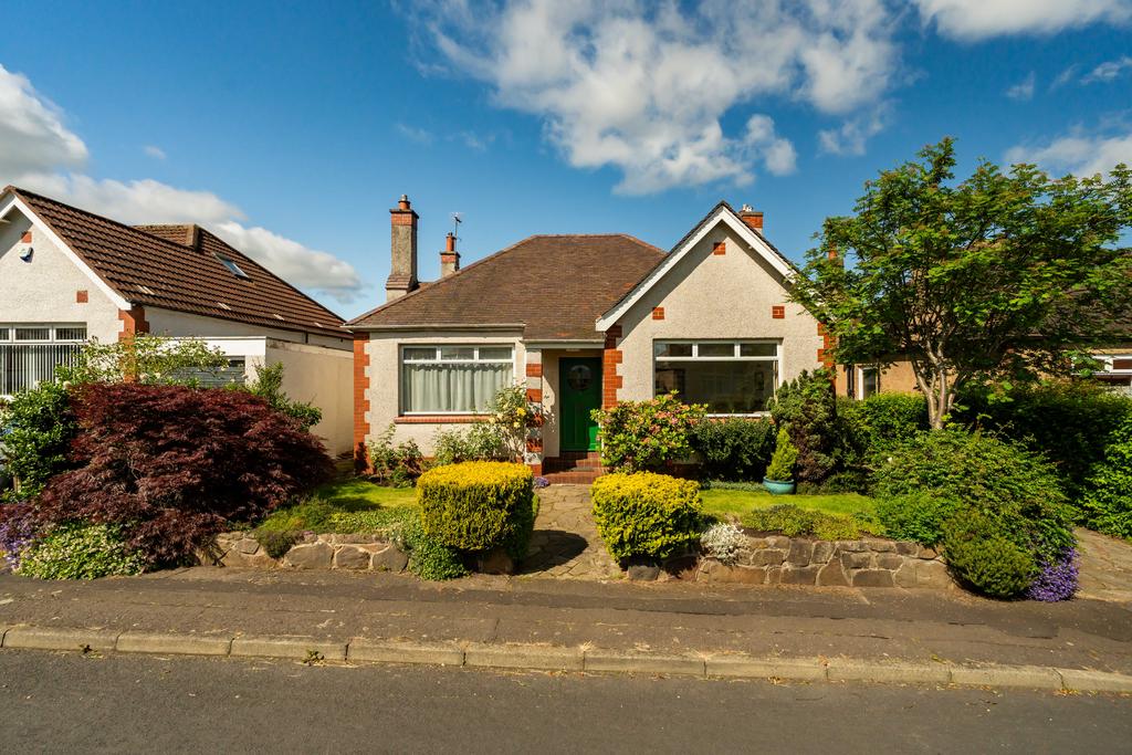 Kingsknowe Avenue, Edinburgh EH14 3 bed detached bungalow - £395,000