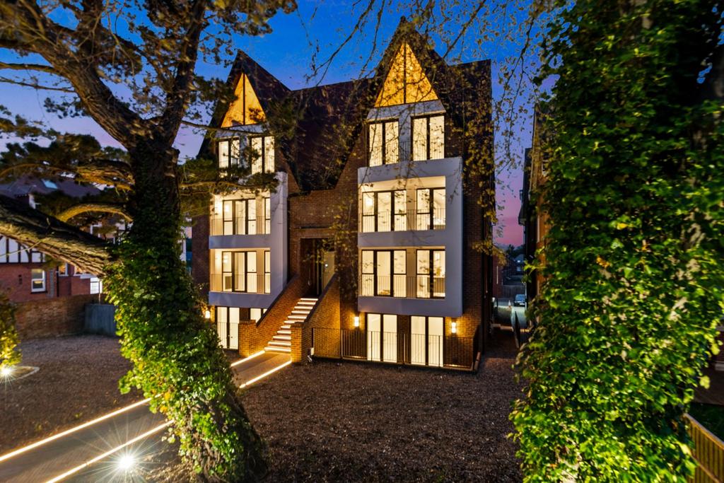 Shorncliffe Road, Folkestone, Kent, CT20 2 bed penthouse - £750,000
