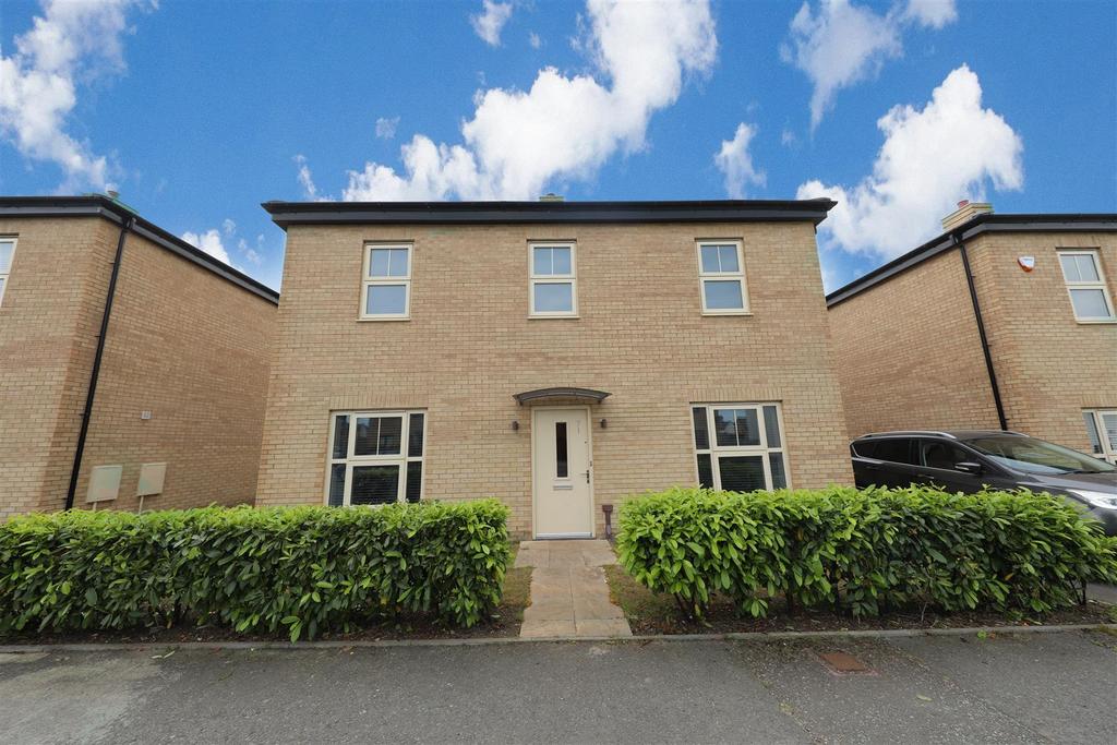 Pioneer Way, Kingswood, Hull 4 bed detached house - £290,000