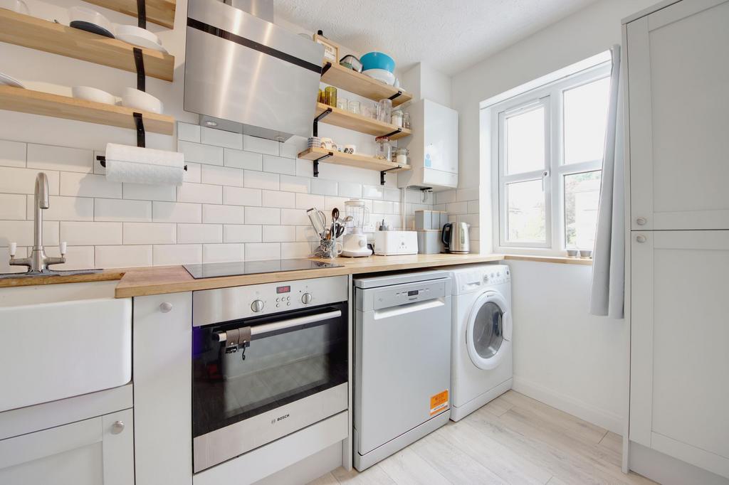 Avenue Terrace, Watford, WD19 2 bed end of terrace house - £475,000