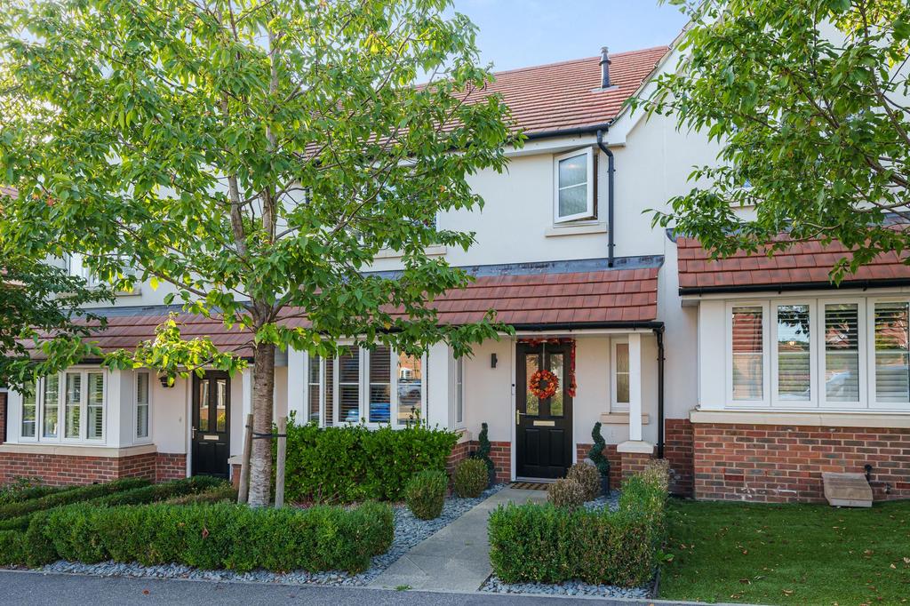 Watermeadow Lane, Storrington, RH20 3 bed terraced house - £415,000