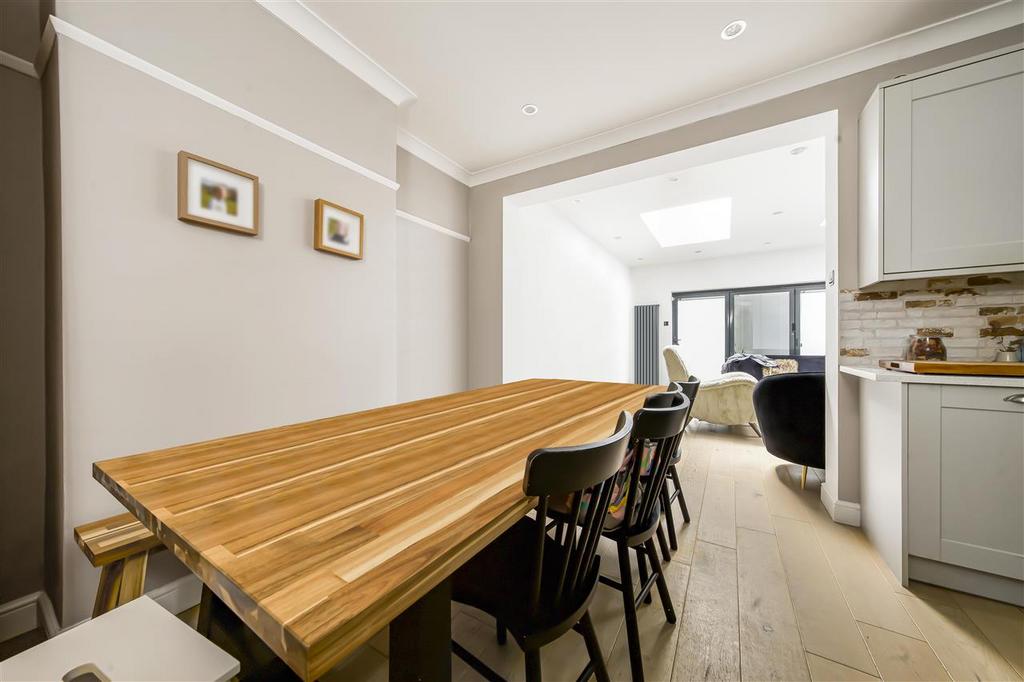 Chase Side Avenue, London 3 bed terraced house - £3,150 pcm (£727 pw)