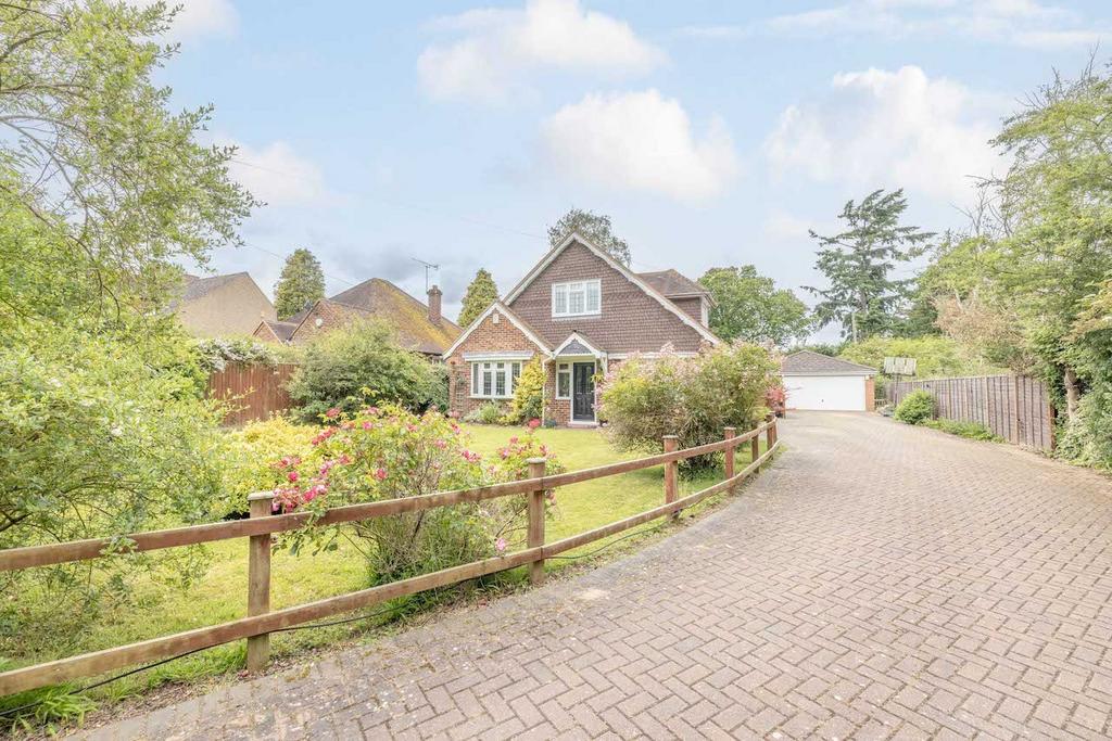 Dropmore Road, Burnham SL1 4 bed bungalow - £1,000,000