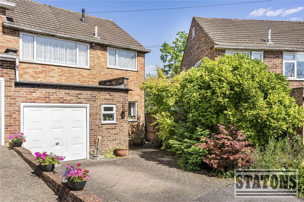 Vincent Close, Barnet, EN5 4 bed semi-detached house - £750,000