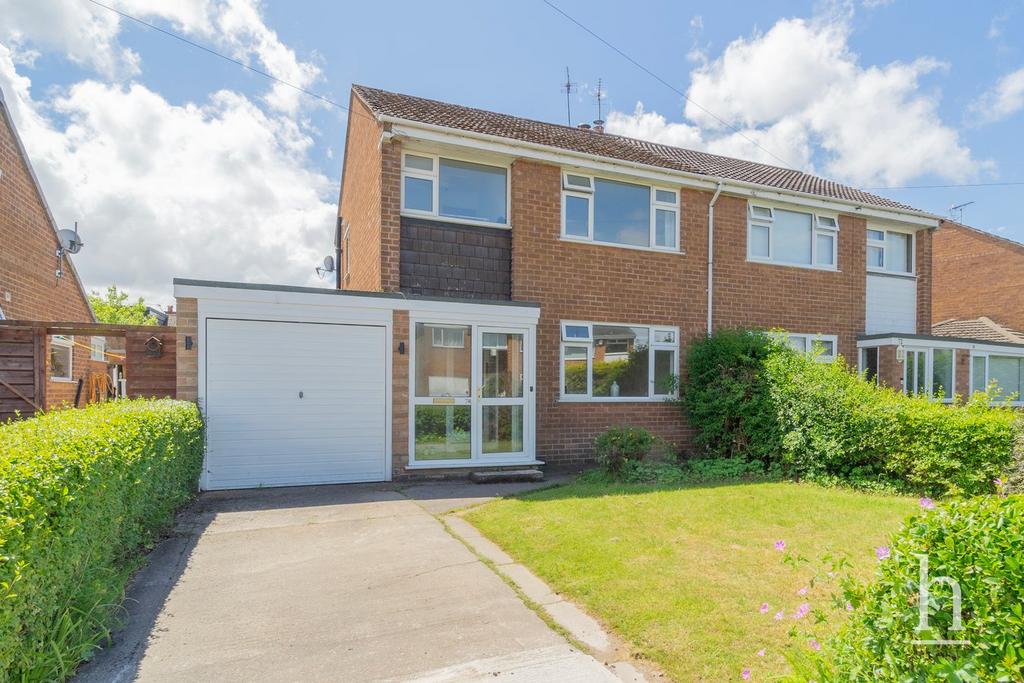 Somerset Road, Pensby CH61 3 bed semi-detached house for sale - £275,000