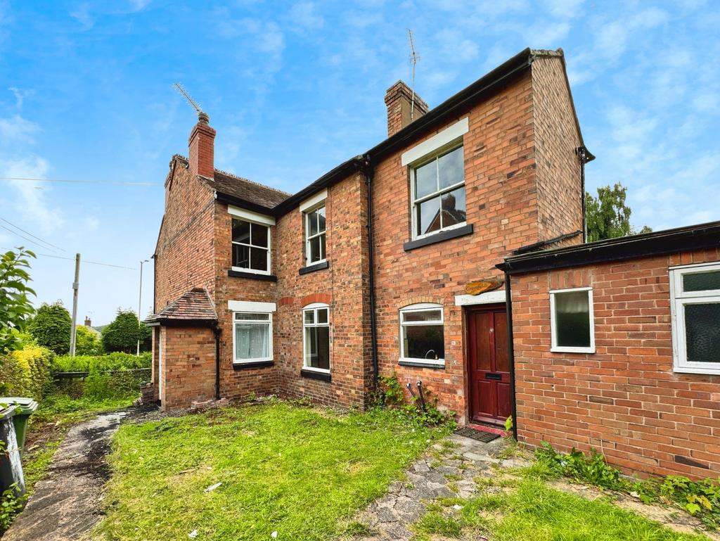 Holyhead Road, Telford TF2 3 bed semi-detached house - £155,000