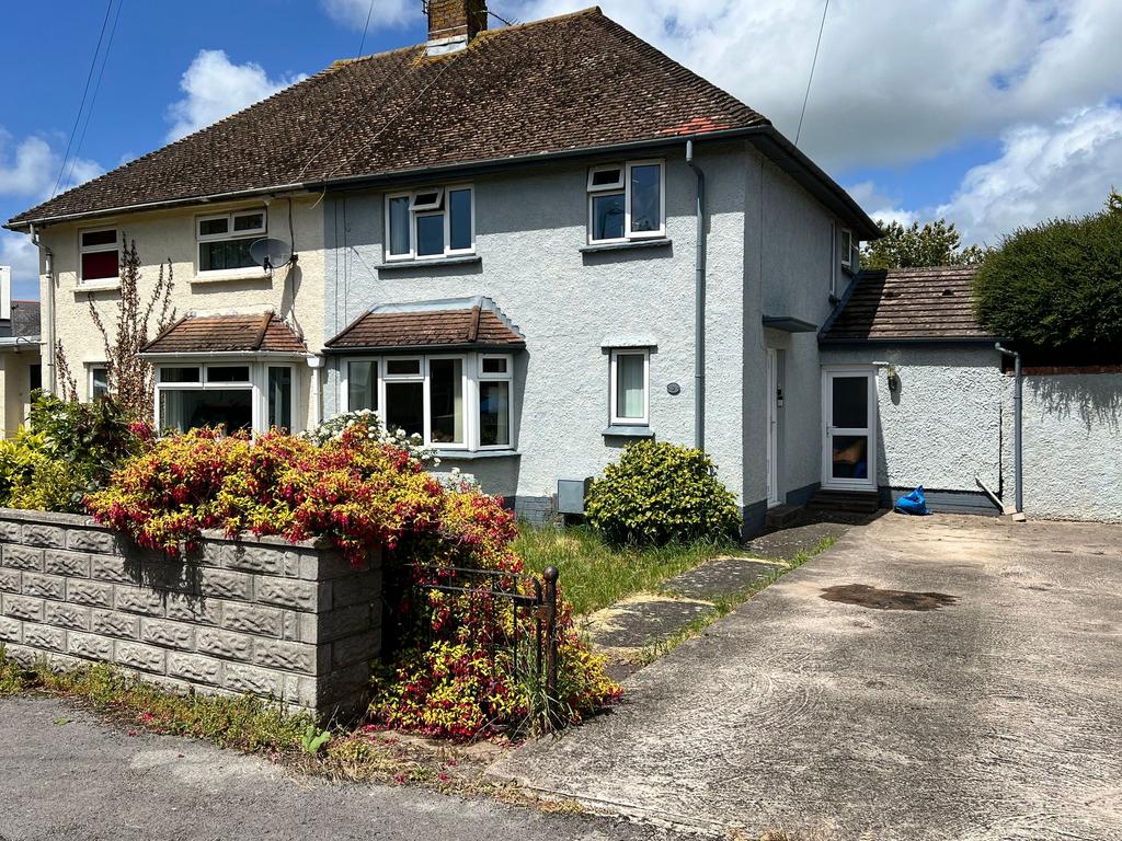 Castle Road, Rhoose, CF62 3 bed semi-detached house - £260,000