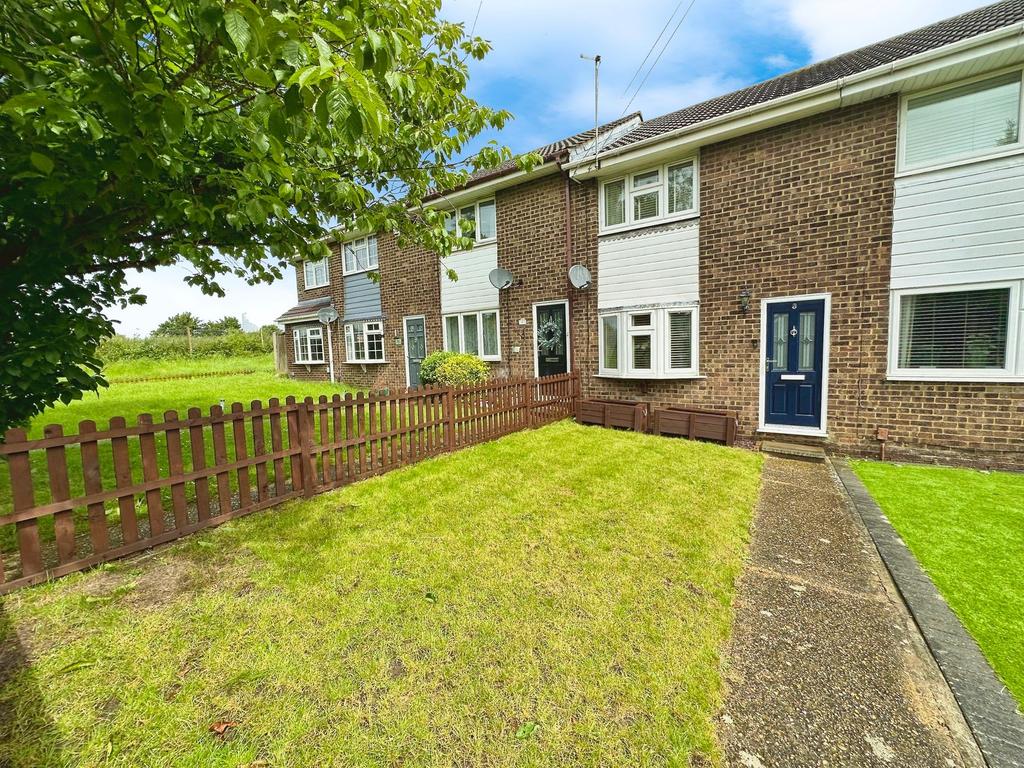 Byrd Way, Stanford-Le-Hope, SS17 2 bed terraced house - £300,000