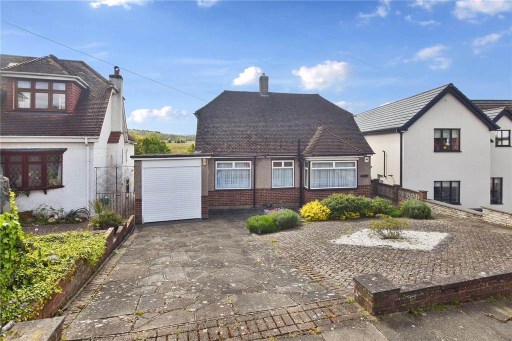 Hill Crescent, Bexley, Kent, DA5 3 bed detached house - £750,000