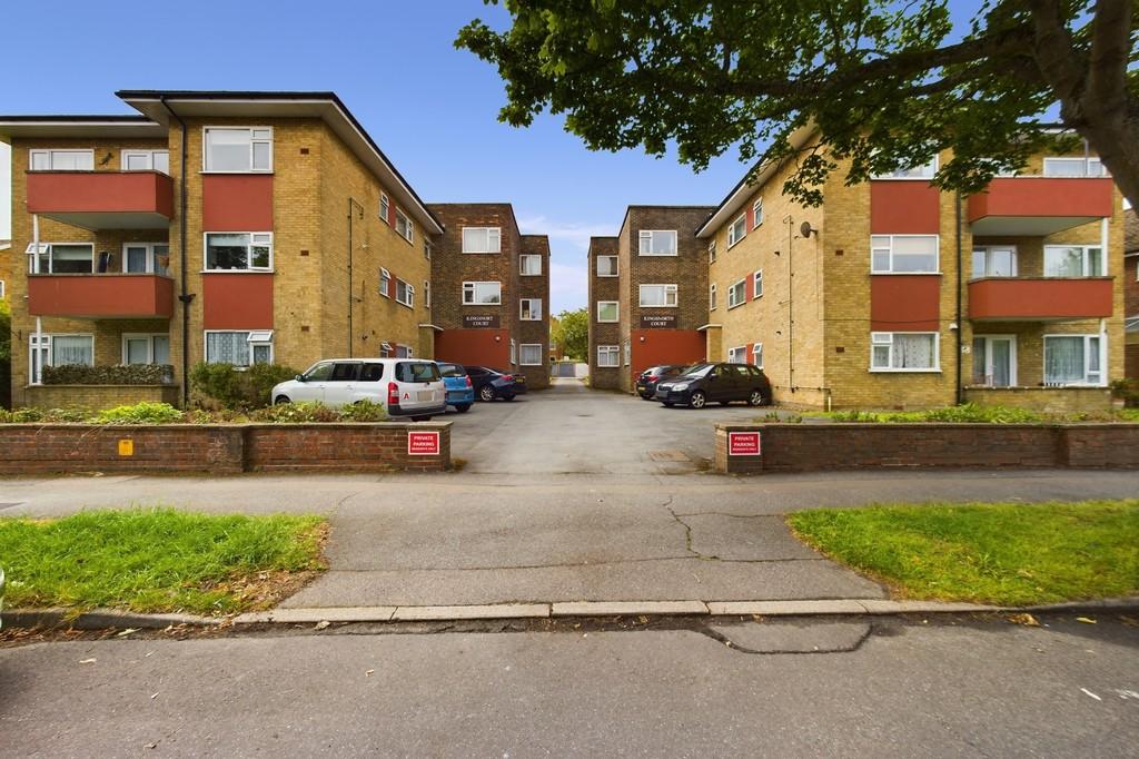 Shorncliffe Road, Folkestone 2 bed ground floor flat - £240,000